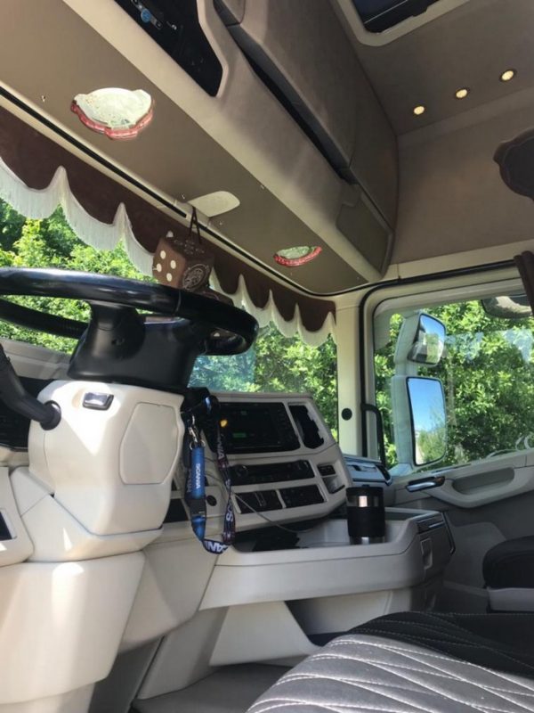 Home LKW Innenausstattung. Verkleidung Und Einrichtung Von LKW Kabinen